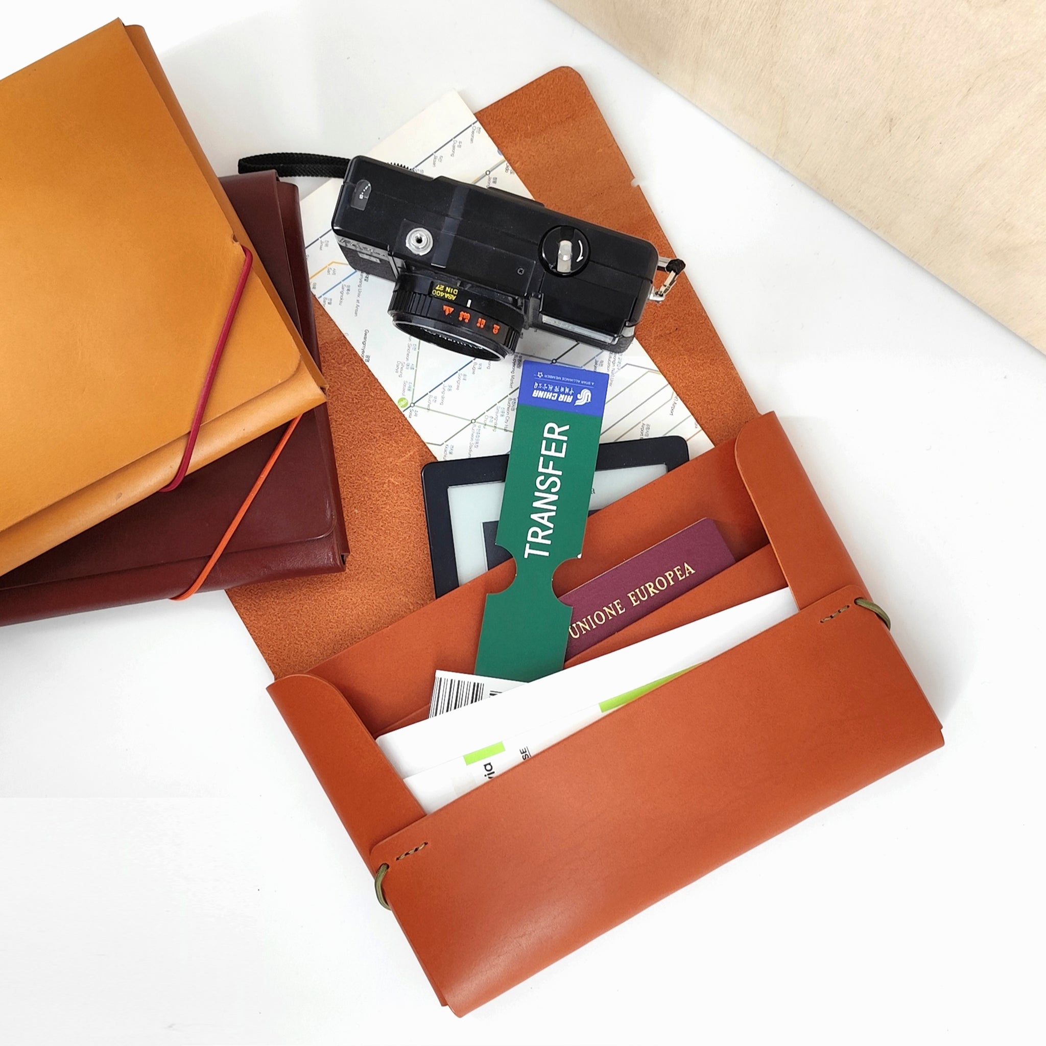 Passenger Leather folder – OOBUKA